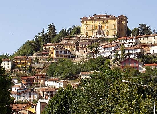 Canelli Monferrato and surroundings Piedmont - Italy Traveller Guide