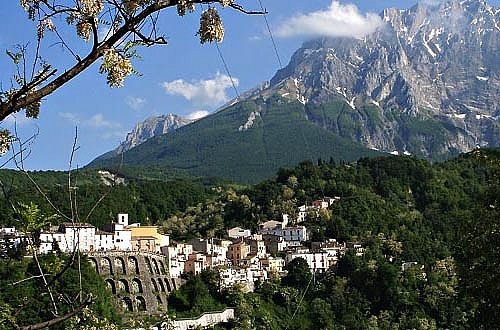 Castelli Chieti, Pescara and Teramo Abruzzo - Italy Traveller Guide