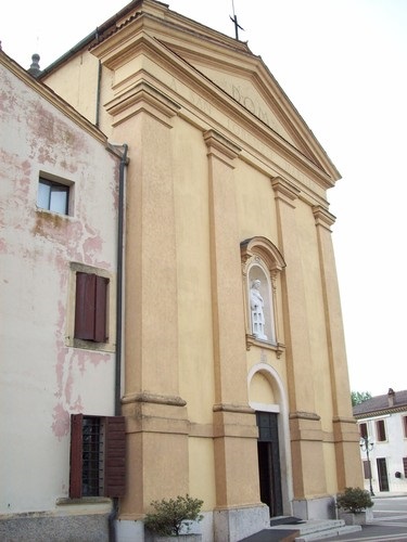 Nogarole Rocca Verona Surroundings Veneto - Italy Traveller Guide