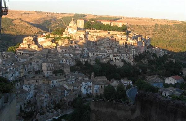 Ragusa The Val di Noto Sicily - Italy Traveller Guide