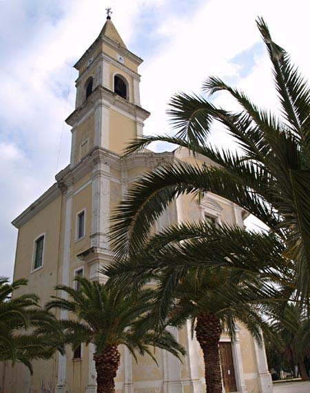 Tollo Chieti, Pescara and Teramo Abruzzo - Italy Traveller Guide